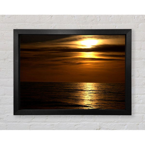 Haus am Meer Dunkler Sonnenuntergang Strand Gerahmter Druck Wandkunst | Wayfair.de
